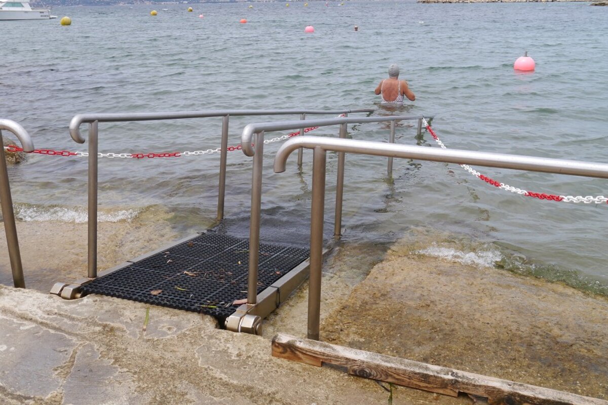 Bijou Plage (Port Canto) Beach, Cannes | SeeCannes.com