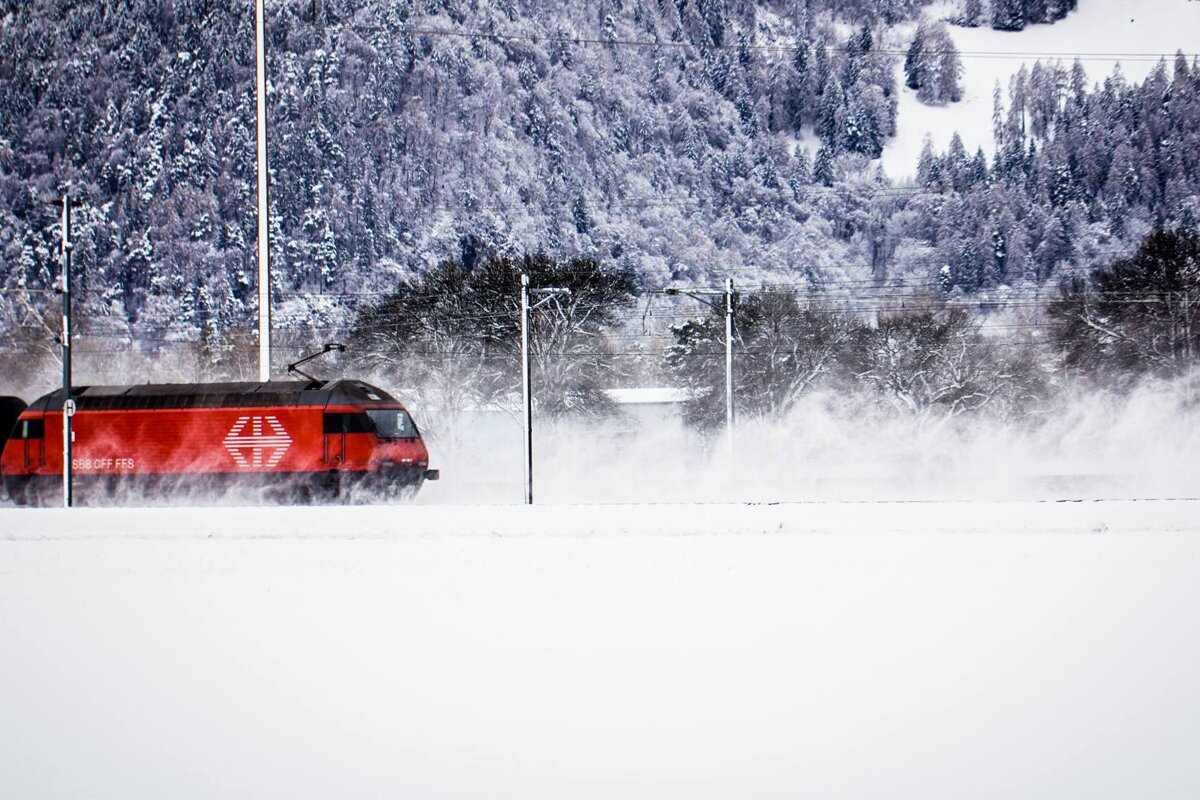 Geneva airport to Verbier by train