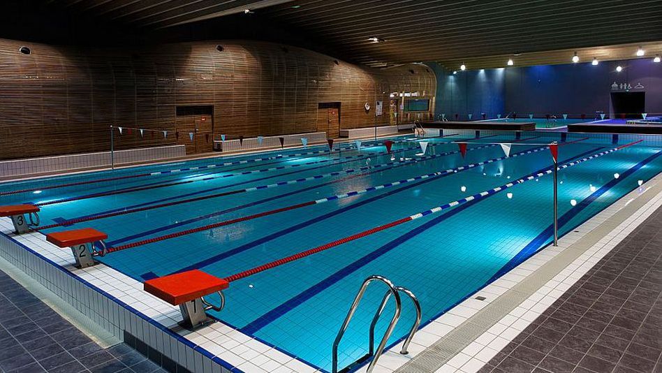 Morzine's Swimming Pool Opens its Doors for Left Luggage