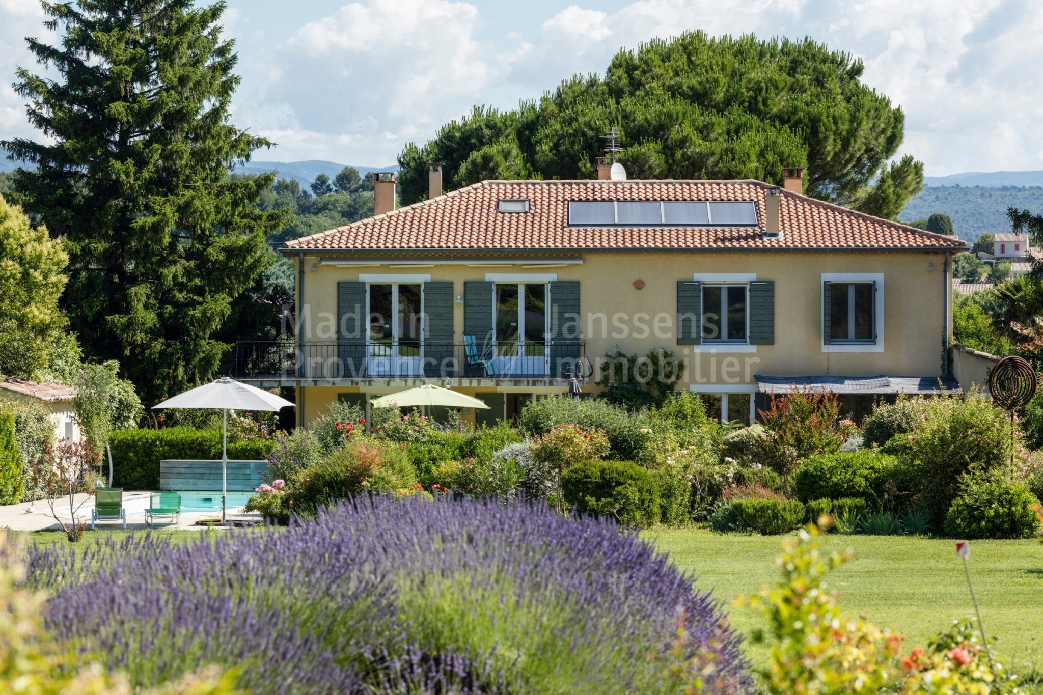 Devino Villa, Oppede